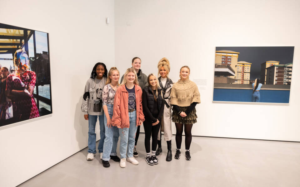 Hannah Starkey works with Wakefield students on new commission for The ...